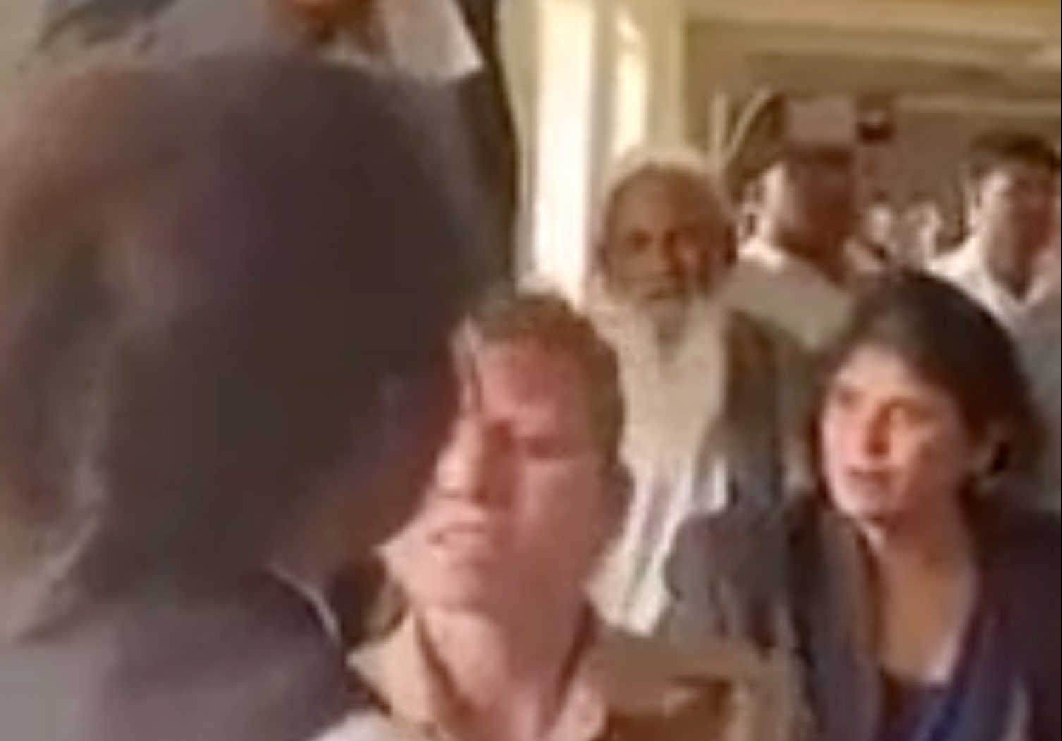 Video of two women lawyers fighting on court premises goes viral ...