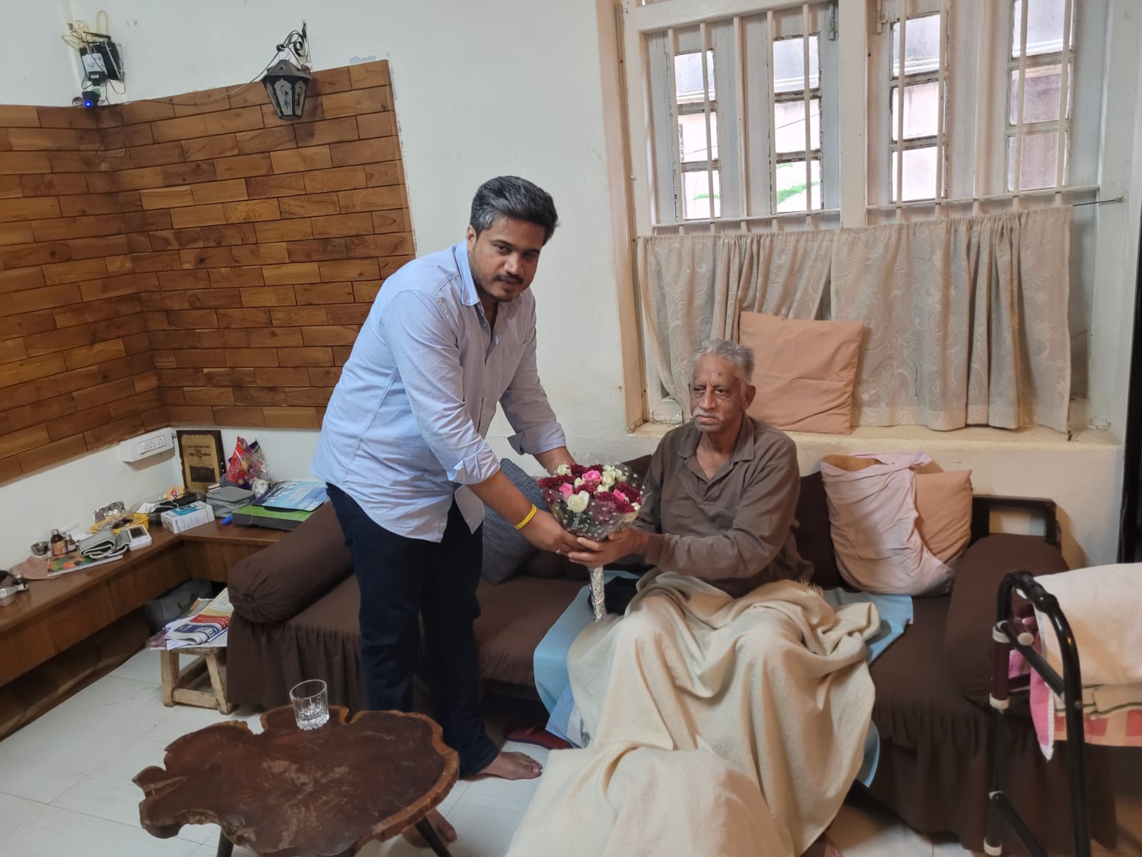 NCP MLA makes unannounced visit to Belagavi, talks about Marathi struggle - Public TV English