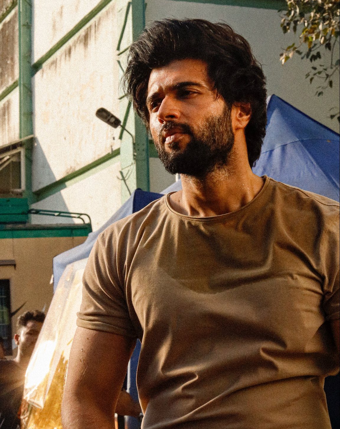 Vijay Deverakonda drops a new picture in rugged look - Public TV English