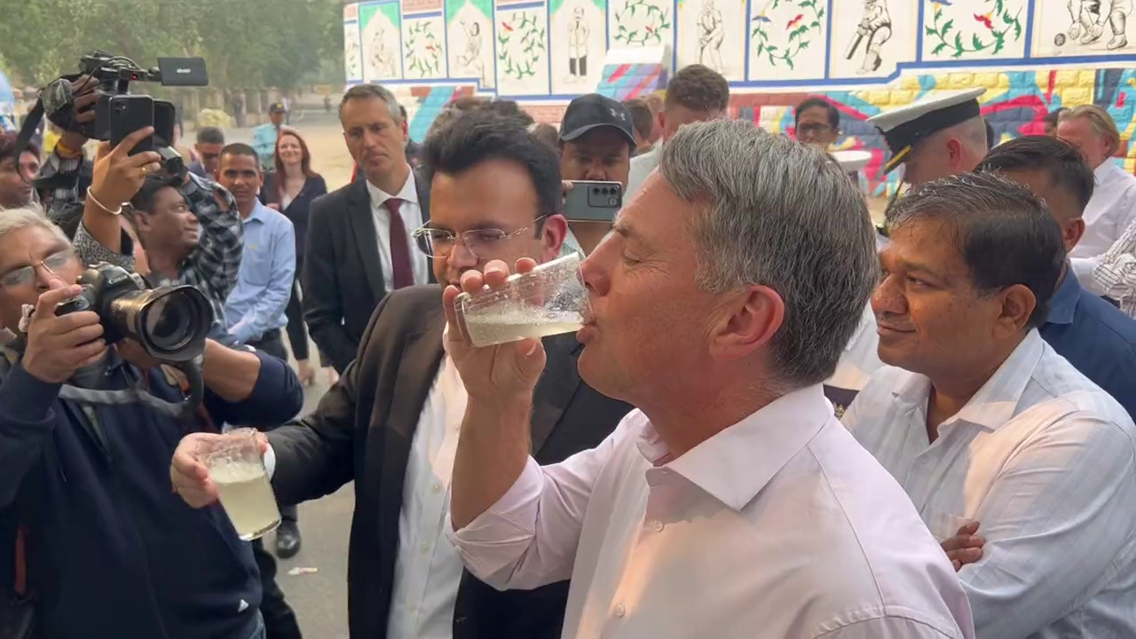 Australian Dy PM Marles drinks 'nimbu pani', eats 'Ram laddu' at street ...