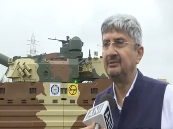 India unveils light tank 'Zorawar', DRDO chief expects Indian Army ...