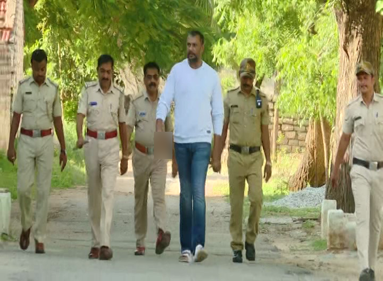 After five months in jail, Darshan gets 6 weeks interim bail on medical ... After five months in jail, Darshan gets 6 weeks interim bail on medical ...