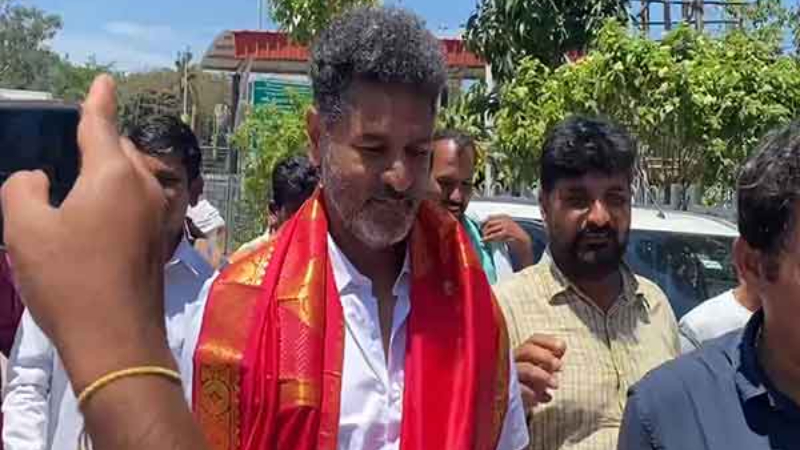 Prabhu Deva visits Tirumala Temple, receives blessings from priests ...