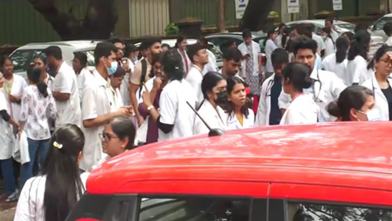 Goa health minister apologises to doctors even as protests continue at ...